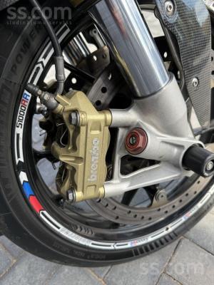 BMW S 1000RR 2013 in Riga, with an engine capacity of 1.00 L and mileage of 0 thousand km for 9100 €, photo 8 on AUTOMOTO.COM.LV