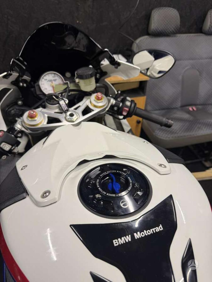 BMW S 1000RR 2013 in Kaunas, with an engine capacity of 1.00 L and mileage of 49 thousand km for 9500 €, photo 6 on AUTOMOTO.COM.LV