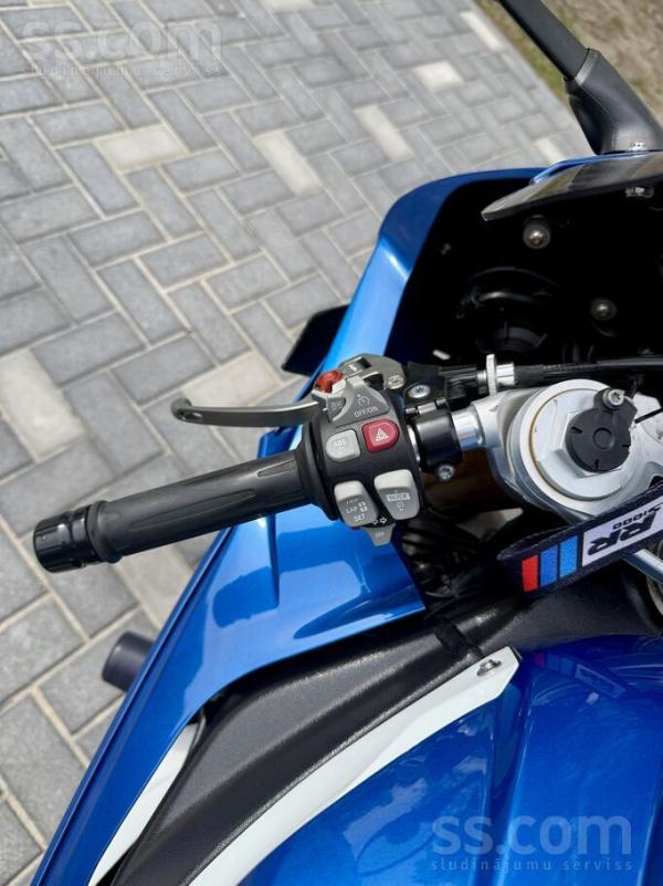 BMW S 1000RR 2015 in Jelgava, with an engine capacity of 1.00 L and mileage of 0 thousand km for 11900 €, photo 5 on AUTOMOTO.COM.LV