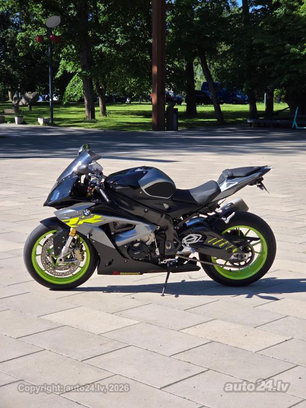 BMW S 1000RR 2015 in Narva, with an engine capacity of 1.00 L and mileage of 35 thousand km for 10850 €, photo 2 on AUTOMOTO.COM.LV