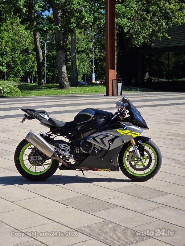 BMW S 1000RR 2015 in Narva, with an engine capacity of 1.00 L and mileage of 35 thousand km for 10850 €, photo 4 on AUTOMOTO.COM.LV