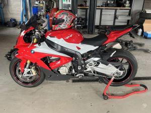 BMW S 1000RR 2015 in Kelme, with an engine capacity of 1.00 L and mileage of 15 thousand km for 12500 €, photo 3 on AUTOMOTO.COM.LV