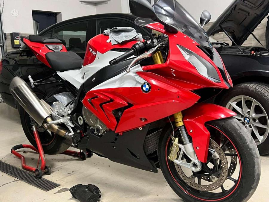 BMW S 1000RR 2015 in Kelme, with an engine capacity of 1.00 L and mileage of 15 thousand km for 12500 €, photo 6 on AUTOMOTO.COM.LV