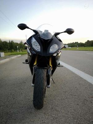 BMW S 1000RR 2015 in Radviliskis, with an engine capacity of 1.00 L and mileage of 27 thousand km for 8500 €, photo 4 on AUTOMOTO.COM.LV