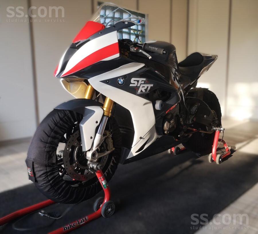 BMW S 1000RR 2016 in Dobele, with an engine capacity of 1.00 L and mileage of 0 thousand km for 10500 €, photo 3 on AUTOMOTO.COM.LV