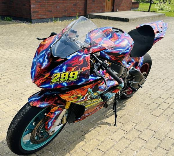 BMW S 1000RR 2016 in Radviliskis, with an engine capacity of 0.00 L and mileage of 0 thousand km for 5700 €, photo 1 on AUTOMOTO.COM.LV