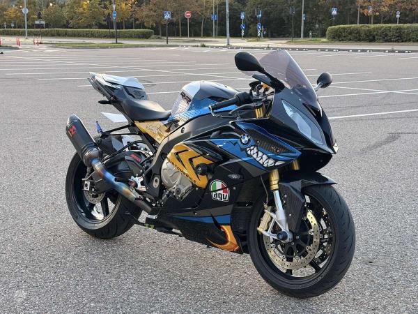 BMW S 1000RR 2016 in Vilnius, with an engine capacity of 1.00 L and mileage of 17 thousand km for 11000 €, photo 1 on AUTOMOTO.COM.LV