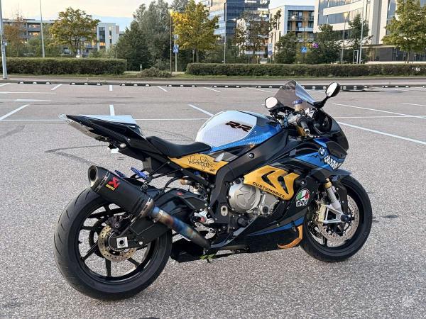 BMW S 1000RR 2016 in Vilnius, with an engine capacity of 1.00 L and mileage of 17 thousand km for 11000 €, photo 3 on AUTOMOTO.COM.LV