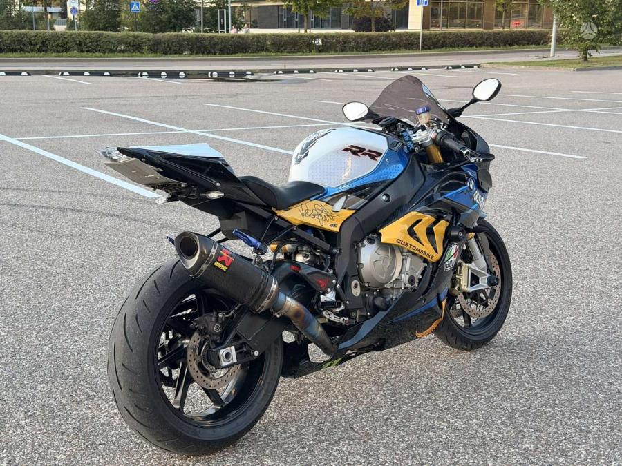 BMW S 1000RR 2016 in Vilnius, with an engine capacity of 1.00 L and mileage of 17 thousand km for 11000 €, photo 4 on AUTOMOTO.COM.LV