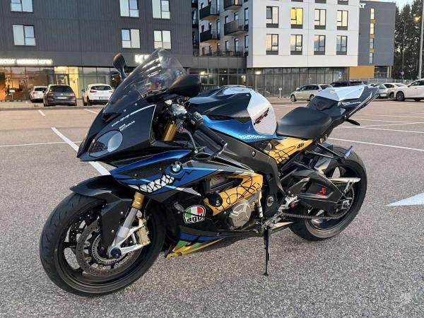 BMW S 1000RR 2016 in Vilnius, with an engine capacity of 1.00 L and mileage of 17 thousand km for 11000 €, photo 9 on AUTOMOTO.COM.LV