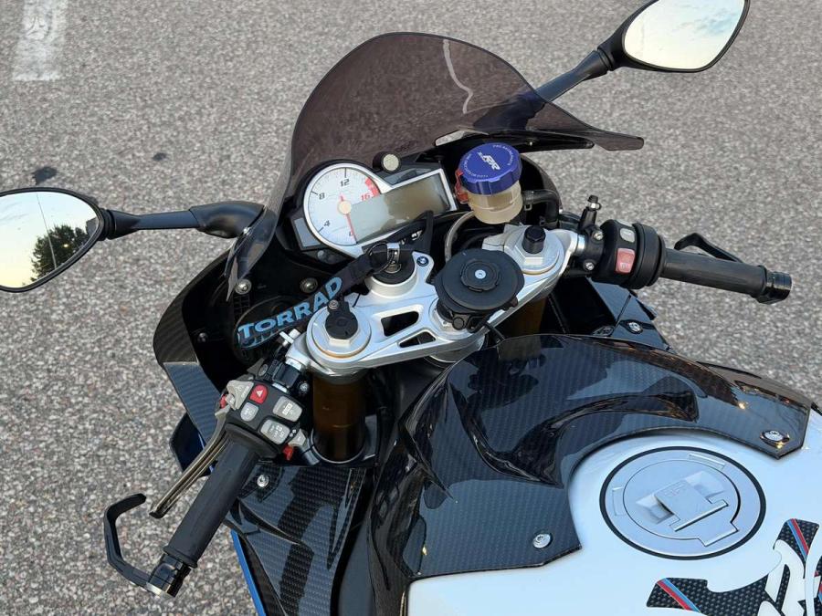 BMW S 1000RR 2016 in Vilnius, with an engine capacity of 1.00 L and mileage of 17 thousand km for 11000 €, photo 16 on AUTOMOTO.COM.LV