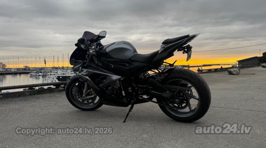 БМВ S 1000RR 2017 в Таллин, объемом двигателя 1.00 л и пробегом 30 тыс. км за 13000 €, фото 4 на AUTOMOTO.COM.LV