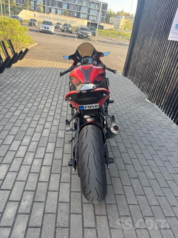 BMW S 1000RR 2021 Tallina, ar dzinēja tilpumu 1.00 L un nobraukumu 0 tūkst. km par 18000 €, foto 3 vietnē AUTOMOTO.COM.LV