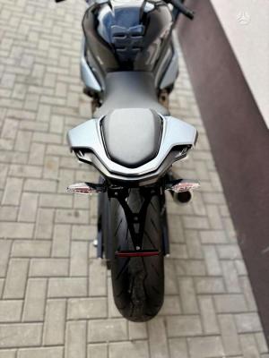BMW S 1000RR 2022 in Kaunas, with an engine capacity of 1.00 L and mileage of 10 thousand km for 17000 €, photo 7 on AUTOMOTO.COM.LV