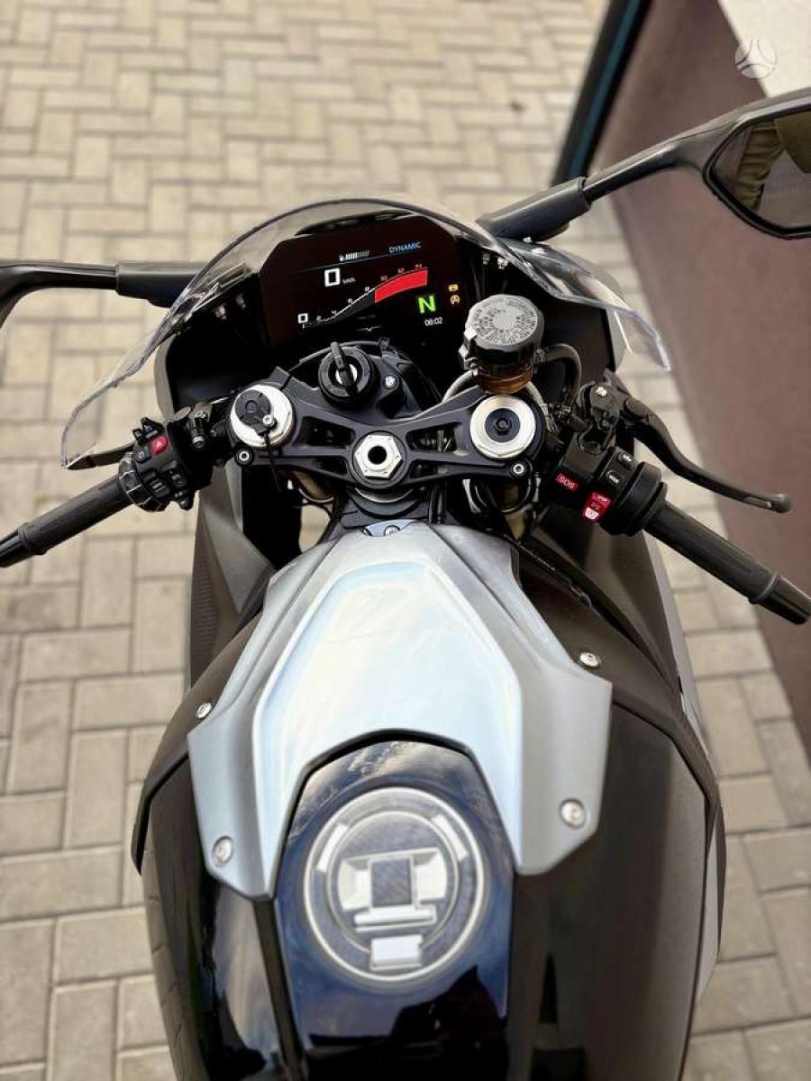 BMW S 1000RR 2022 in Kaunas, with an engine capacity of 1.00 L and mileage of 10 thousand km for 17000 €, photo 8 on AUTOMOTO.COM.LV