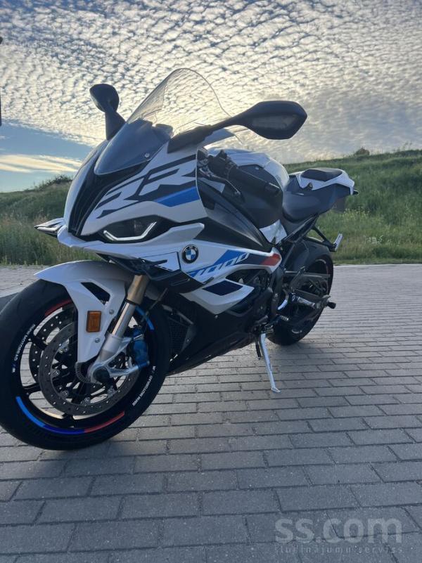 BMW S 1000RR 2023 in Daugavpils, with an engine capacity of 1.00 L and mileage of 0 thousand km for 19700 €, photo 1 on AUTOMOTO.COM.LV