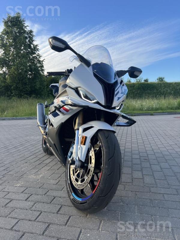 BMW S 1000RR 2023 in Daugavpils, with an engine capacity of 1.00 L and mileage of 0 thousand km for 19700 €, photo 3 on AUTOMOTO.COM.LV