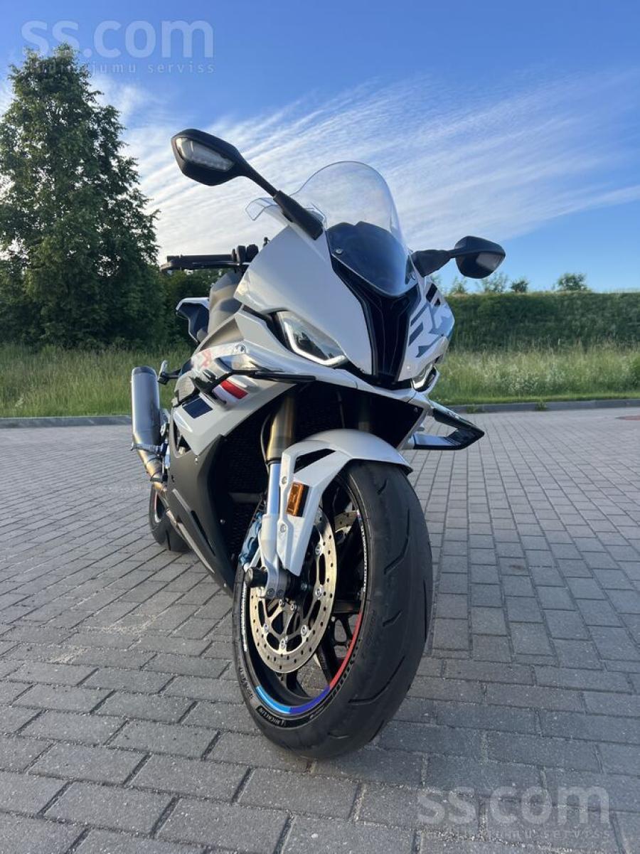 BMW S 1000RR 2023 in Daugavpils, with an engine capacity of 1.00 L and mileage of 0 thousand km for 19700 €, photo 4 on AUTOMOTO.COM.LV