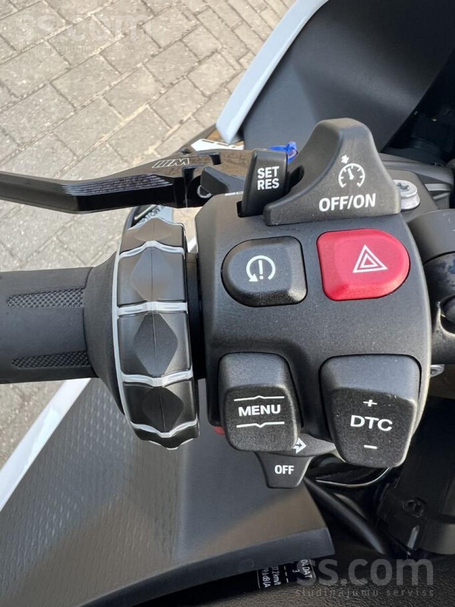BMW S 1000RR 2023 in Daugavpils, with an engine capacity of 1.00 L and mileage of 0 thousand km for 19700 €, photo 9 on AUTOMOTO.COM.LV