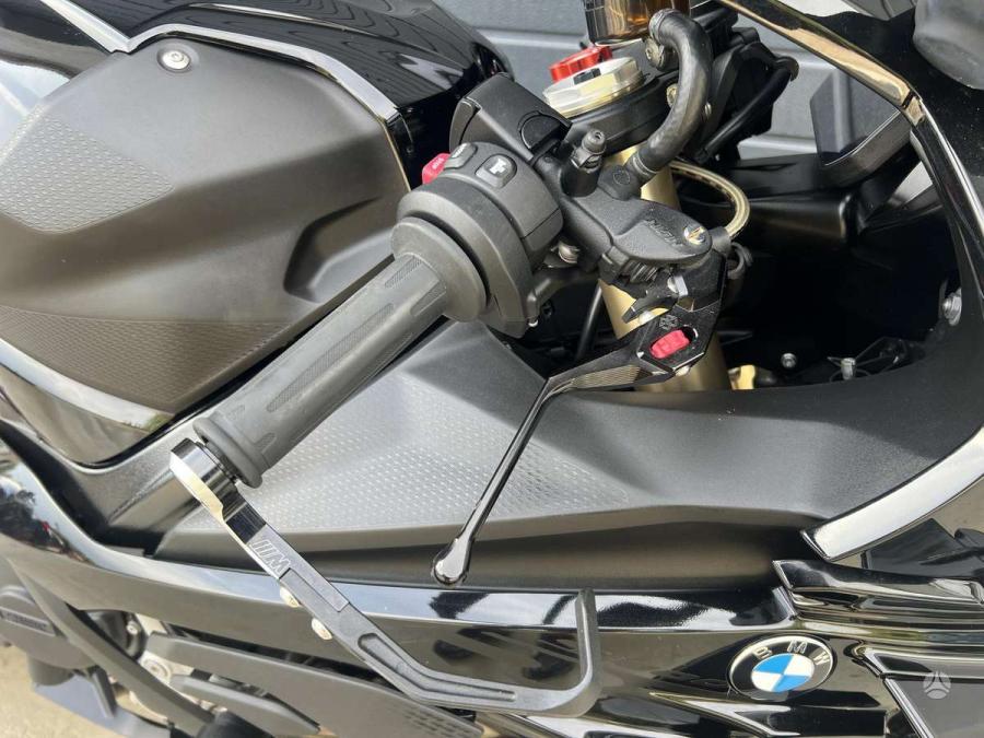 BMW S 1000RR 2023 in Vilkaviskis, with an engine capacity of 1.00 L and mileage of 9 thousand km for 18500 €, photo 12 on AUTOMOTO.COM.LV