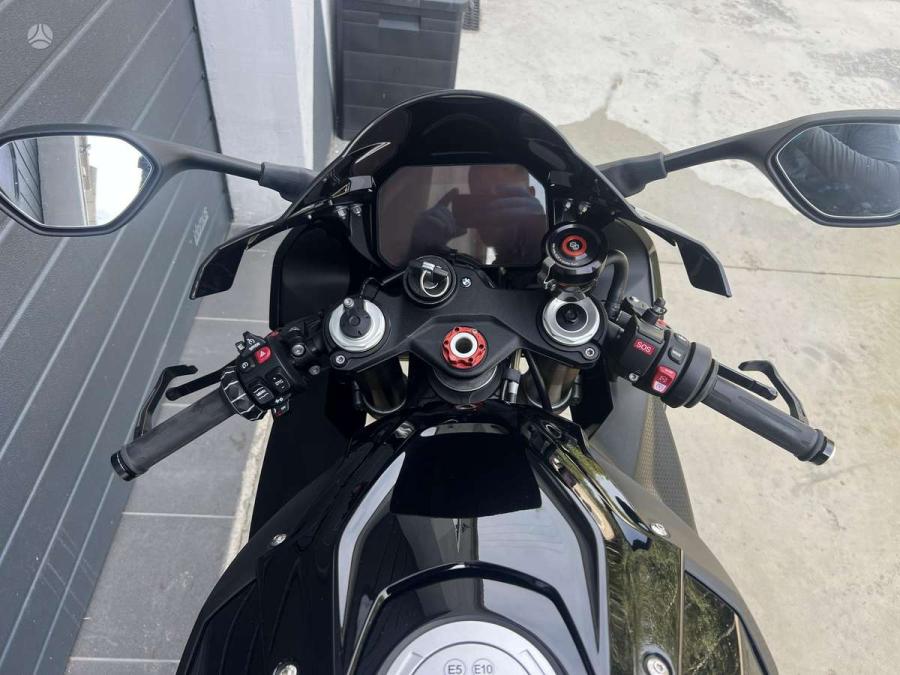 BMW S 1000RR 2023 in Vilkaviskis, with an engine capacity of 1.00 L and mileage of 9 thousand km for 18500 €, photo 15 on AUTOMOTO.COM.LV
