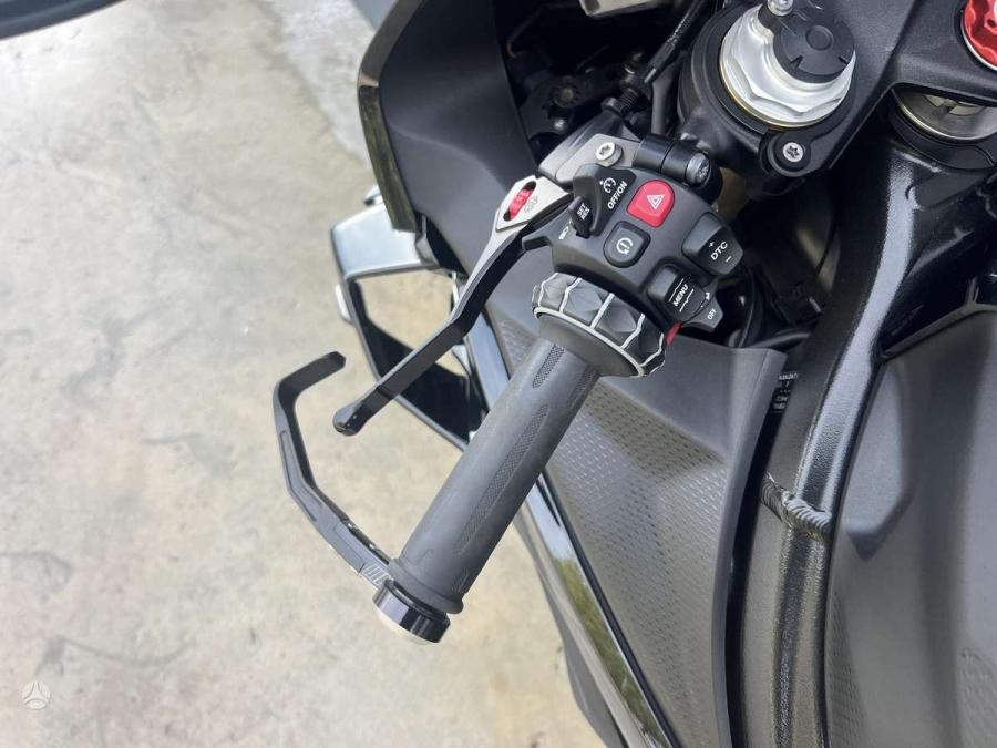BMW S 1000RR 2023 in Vilkaviskis, with an engine capacity of 1.00 L and mileage of 9 thousand km for 18500 €, photo 28 on AUTOMOTO.COM.LV