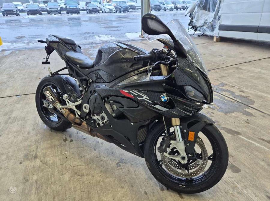 BMW S 1000RR 2024 in Klaipeda, with an engine capacity of 1.00 L and mileage of 13 thousand km for 9300 €, photo 1 on AUTOMOTO.COM.LV