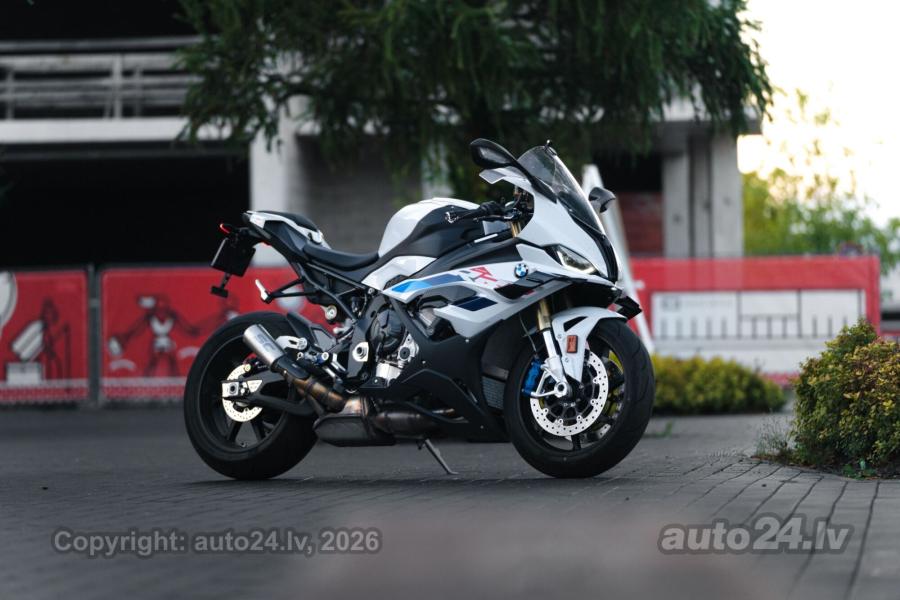 BMW S 1000RR 2024 in Parnu, with an engine capacity of 0.00 L and mileage of 9 thousand km for 22500 €, photo 3 on AUTOMOTO.COM.LV
