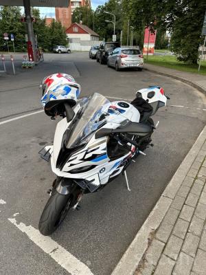 BMW S 1000RR 2024 in Riga, with an engine capacity of 1.00 L and mileage of 0 thousand km for 21500 €, photo 4 on AUTOMOTO.COM.LV