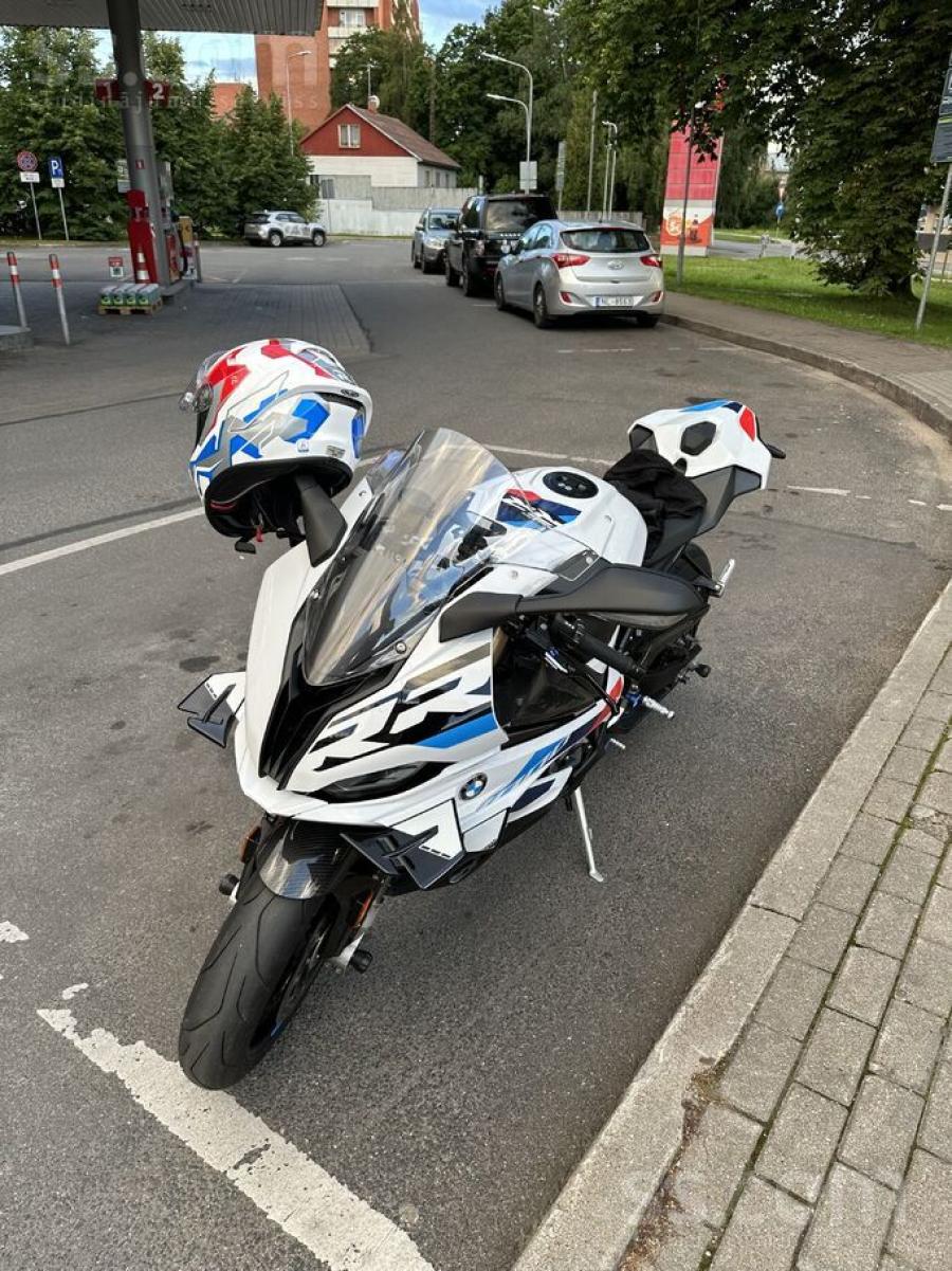 BMW S 1000RR 2024 in Riga, with an engine capacity of 1.00 L and mileage of 0 thousand km for 21500 €, photo 4 on AUTOMOTO.COM.LV