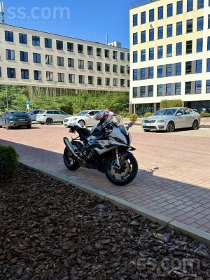 BMW S 1000RR 2024 in Riga, with an engine capacity of 1.00 L and mileage of 0 thousand km for 21500 €, photo 5 on AUTOMOTO.COM.LV