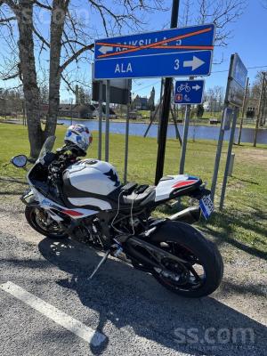BMW S 1000RR 2024 in Riga, with an engine capacity of 1.00 L and mileage of 0 thousand km for 21500 €, photo 6 on AUTOMOTO.COM.LV