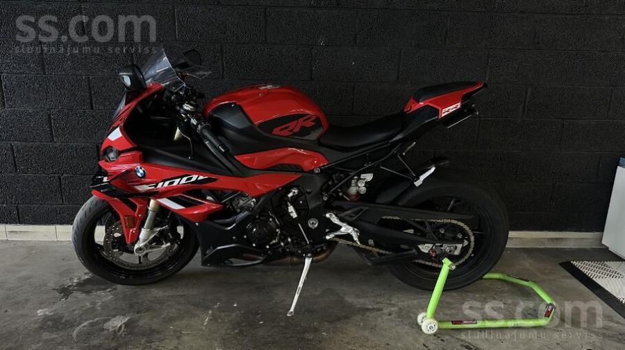 BMW S 1000RR 2024 in Riga, with an engine capacity of 1.00 L and mileage of 0 thousand km for 19700 €, photo 1 on AUTOMOTO.COM.LV