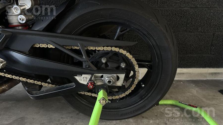 BMW S 1000RR 2024 in Riga, with an engine capacity of 1.00 L and mileage of 0 thousand km for 19700 €, photo 4 on AUTOMOTO.COM.LV