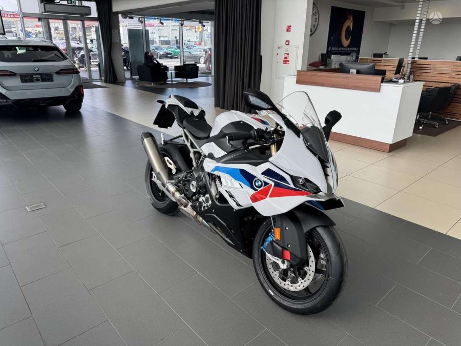 BMW S 1000RR 2025 Viļņa, ar dzinēja tilpumu 1.00 L un nobraukumu 3 tūkst. km par 23000 €, foto 1 vietnē AUTOMOTO.COM.LV