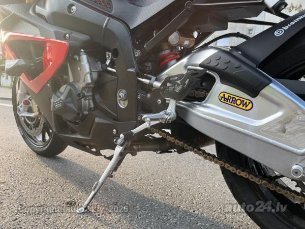 Красный БМВ S 1000RR 2013 в Таллин, объемом двигателя 1.00 л и пробегом 59 тыс. км за 8000 €, фото 6 на AUTOMOTO.COM.LV