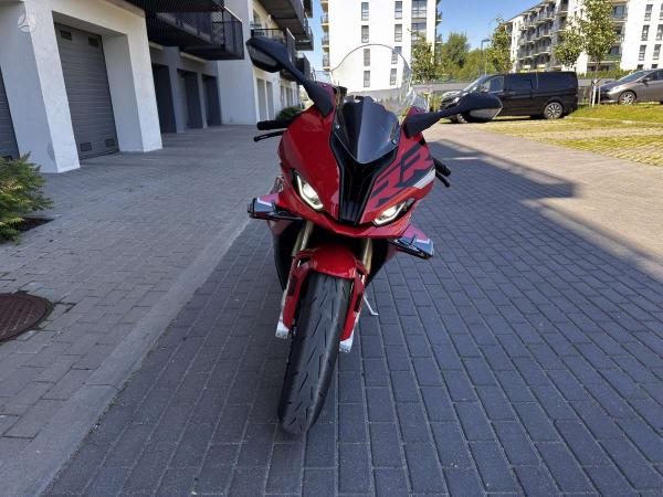 Red BMW S 1000RR 2024 in Vilnius, with an engine capacity of 1.00 L and mileage of 11 thousand km for 22000 €, photo 3 on AUTOMOTO.COM.LV