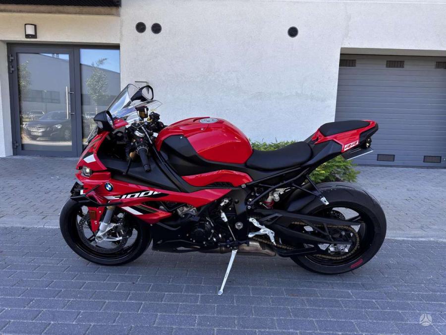 Red BMW S 1000RR 2024 in Vilnius, with an engine capacity of 1.00 L and mileage of 11 thousand km for 22000 €, photo 6 on AUTOMOTO.COM.LV