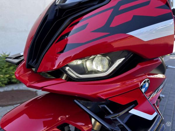 Red BMW S 1000RR 2024 in Vilnius, with an engine capacity of 1.00 L and mileage of 11 thousand km for 22000 €, photo 8 on AUTOMOTO.COM.LV