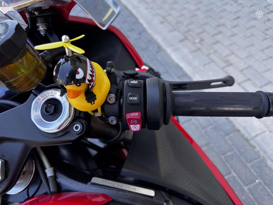Red BMW S 1000RR 2024 in Vilnius, with an engine capacity of 1.00 L and mileage of 11 thousand km for 22000 €, photo 14 on AUTOMOTO.COM.LV