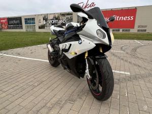 Белый БМВ S 1000RR 2010 в Рига, объемом двигателя 1.00 л и пробегом 43 тыс. км за 6444 €, фото 4 на AUTOMOTO.COM.LV