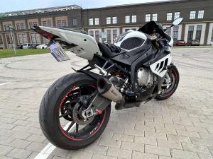 Белый БМВ S 1000RR 2010 в Рига, объемом двигателя 1.00 л и пробегом 43 тыс. км за 6444 €, фото 5 на AUTOMOTO.COM.LV