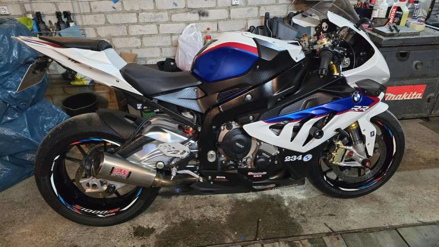 Белый БМВ S 1000RR 2012 в Каунас, объемом двигателя 1.00 л и пробегом 19 тыс. км за 8700 €, фото 4 на AUTOMOTO.COM.LV