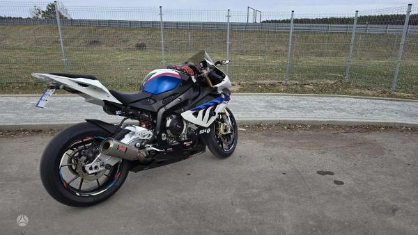 Белый БМВ S 1000RR 2012 в Каунас, объемом двигателя 1.00 л и пробегом 19 тыс. км за 8700 €, фото 5 на AUTOMOTO.COM.LV
