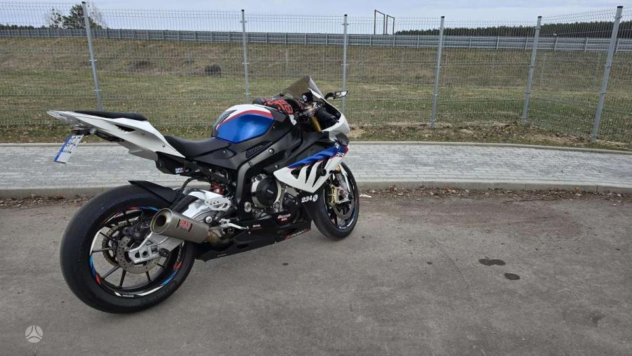 Белый БМВ S 1000RR 2012 в Каунас, объемом двигателя 1.00 л и пробегом 19 тыс. км за 8700 €, фото 5 на AUTOMOTO.COM.LV