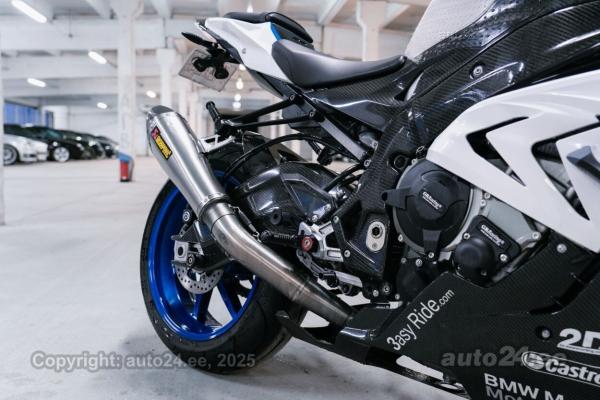 White BMW S 1000RR 2015 in Tallinn, with an engine capacity of 1.00 L and mileage of 20 thousand km for 13800 €, photo 9 on AUTOMOTO.COM.LV