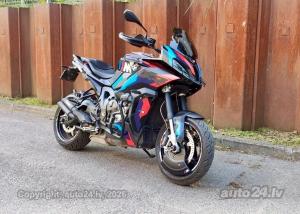Melns BMW S 1000XR 2023 Tallina, ar dzinēja tilpumu 1.00 L un nobraukumu 18 tūkst. km par 17000 €, foto  vietnē AUTOMOTO.COM.LV