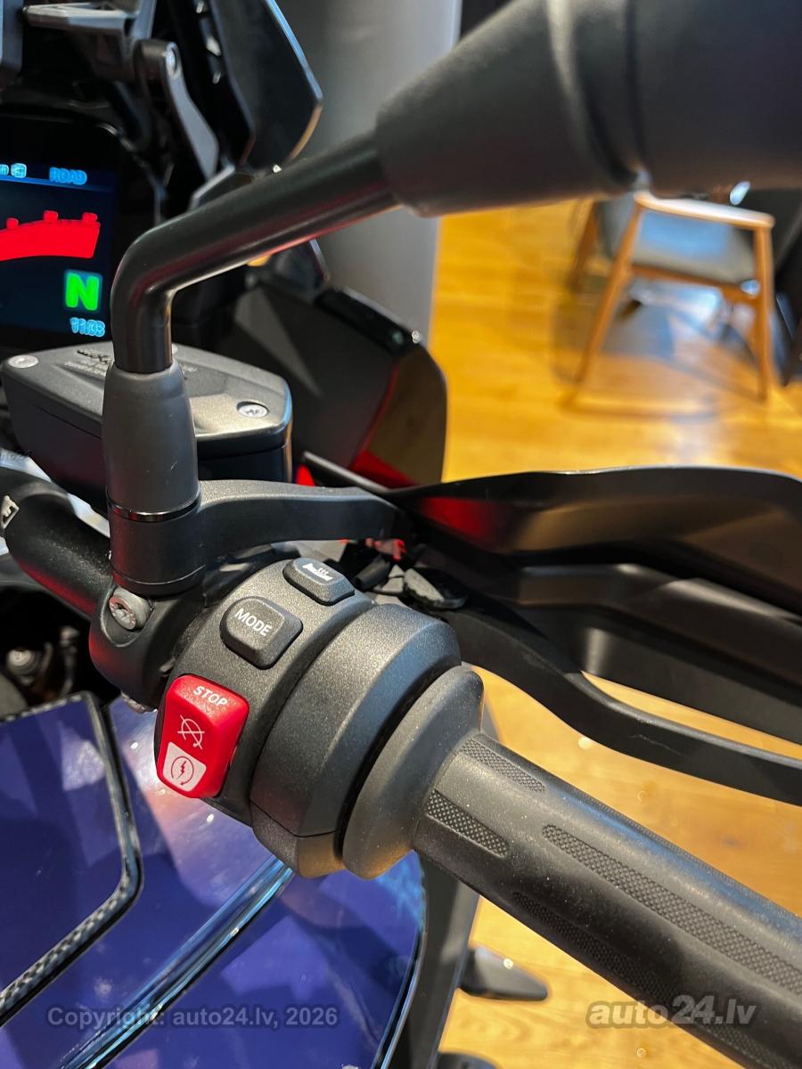 Black BMW S 1000XR 2023 in Tallinn, with an engine capacity of 1.00 L and mileage of 19 thousand km for 15900 €, photo 9 on AUTOMOTO.COM.LV
