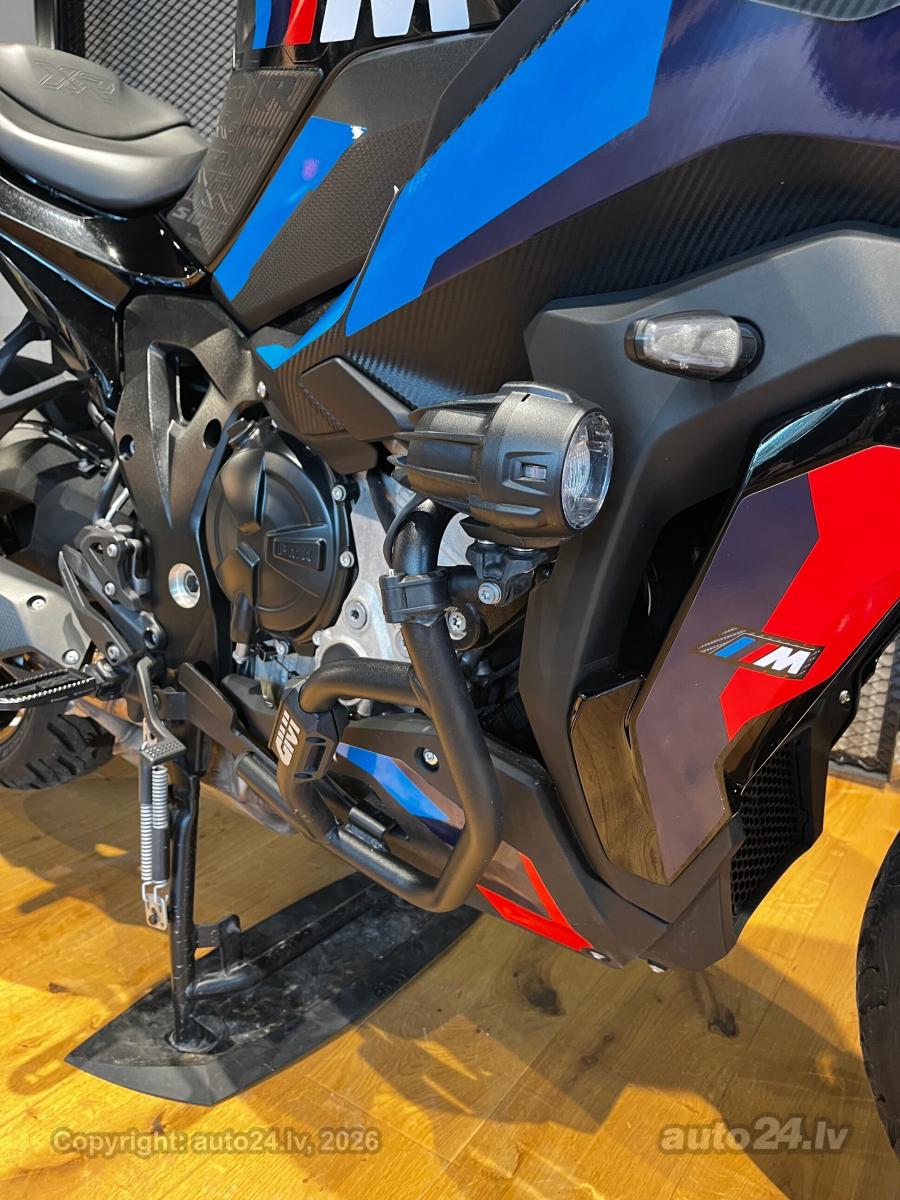 Black BMW S 1000XR 2023 in Tallinn, with an engine capacity of 1.00 L and mileage of 19 thousand km for 15900 €, photo 13 on AUTOMOTO.COM.LV