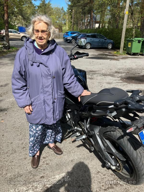 Black BMW S 1000XR 2025 in Tallinn, with an engine capacity of 1.00 L and mileage of 6 thousand km for 20200 €, photo 11 on AUTOMOTO.COM.LV